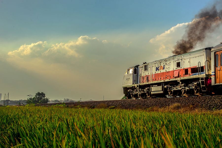 Stasiun Karawang Dan Jalur KAI Rengasdengklok Stasiun Karawang Dan Jalur KAI Rengasdengklok